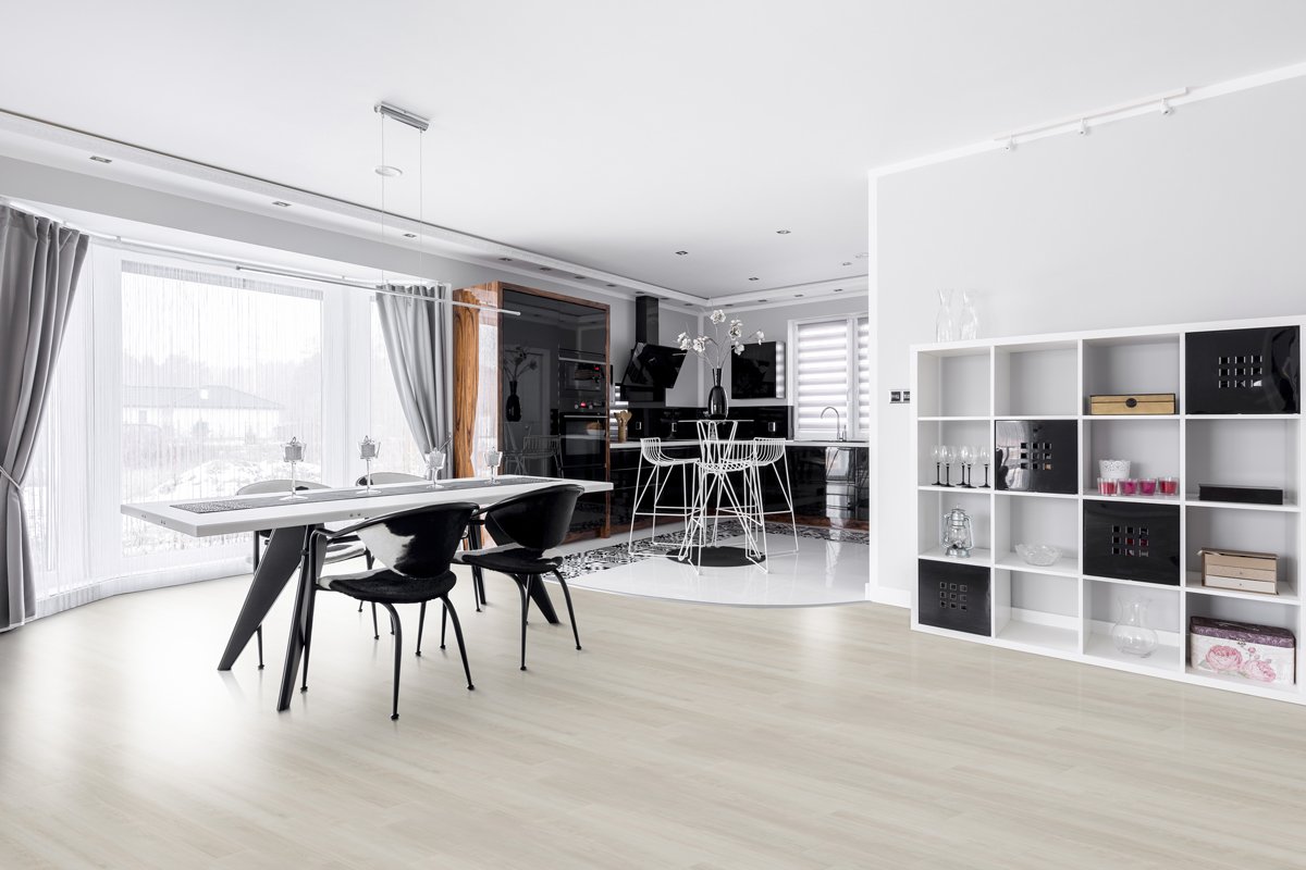 Víte, jak položit vinylovou podlahu na stěnu? Poradíme vám